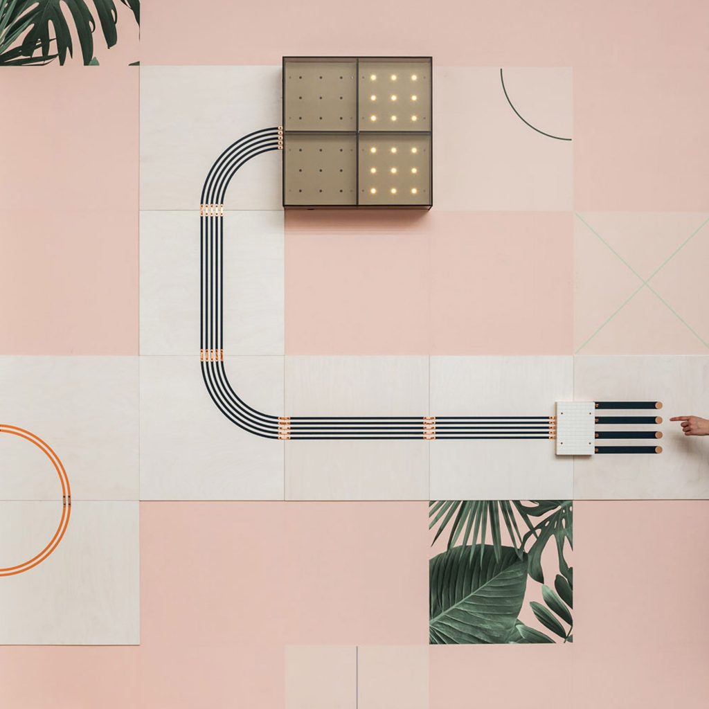 Paper Video Games – Digital + Tangible + Game